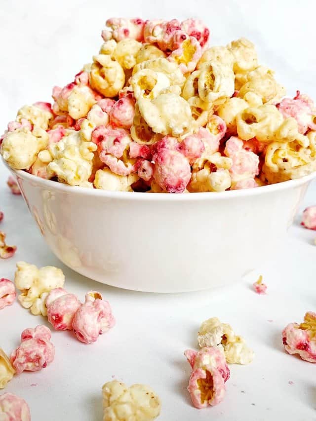 Peanut Butter and Jelly Popcorn - Pass Me a Spoon